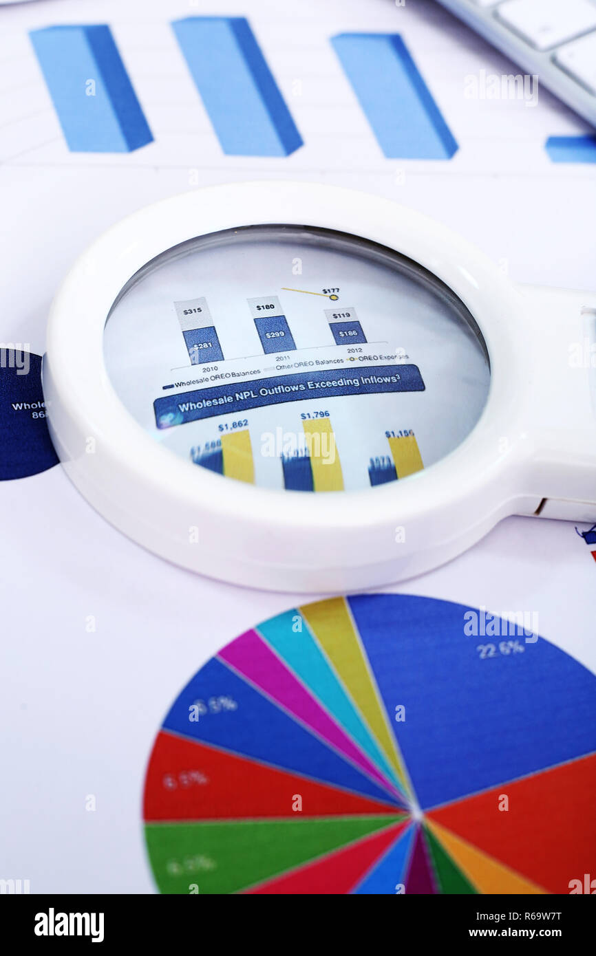 Business workplace paper chart hi-res stock photography and images - Alamy