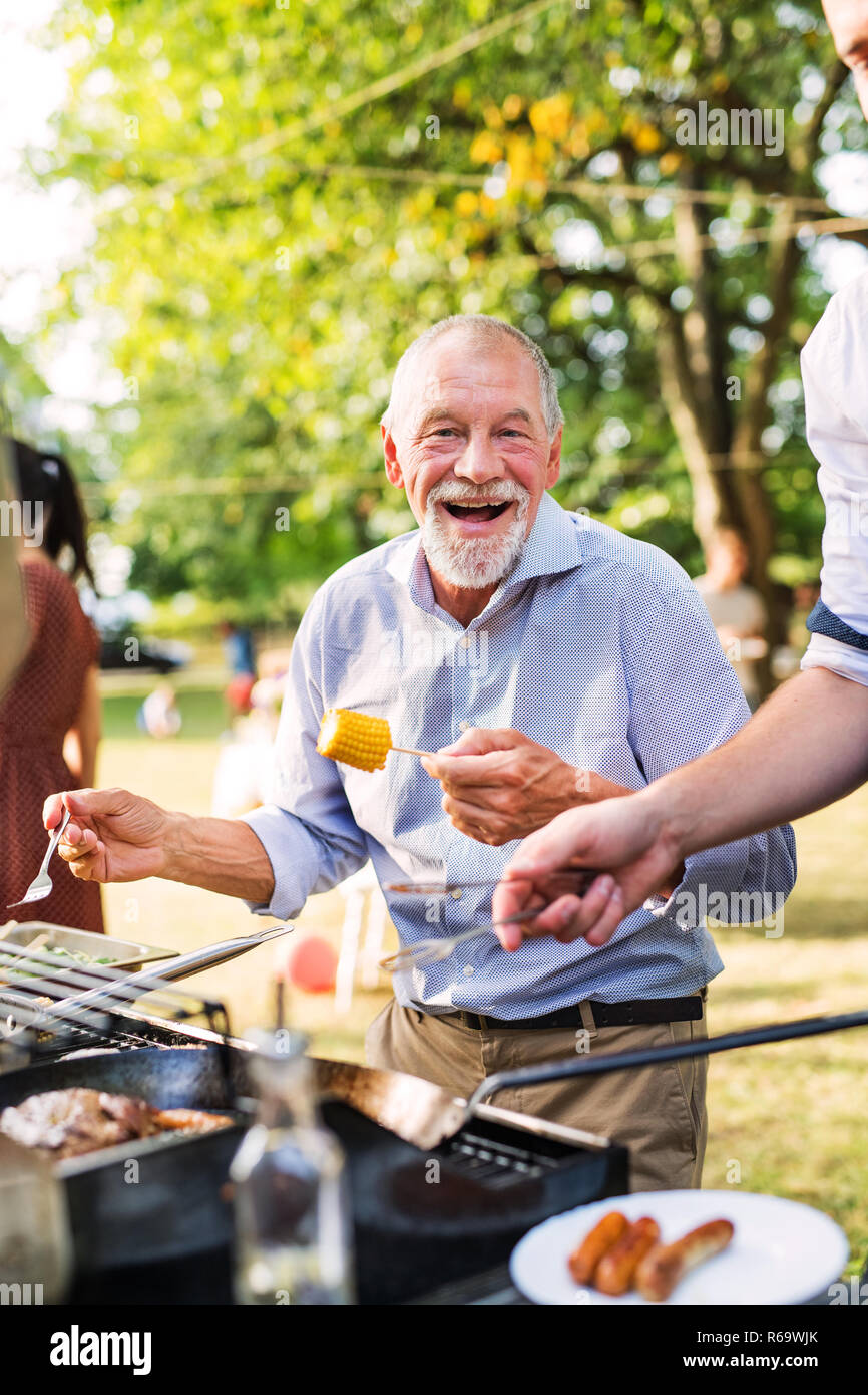 Old friends laughing together hi-res stock photography and images - Alamy