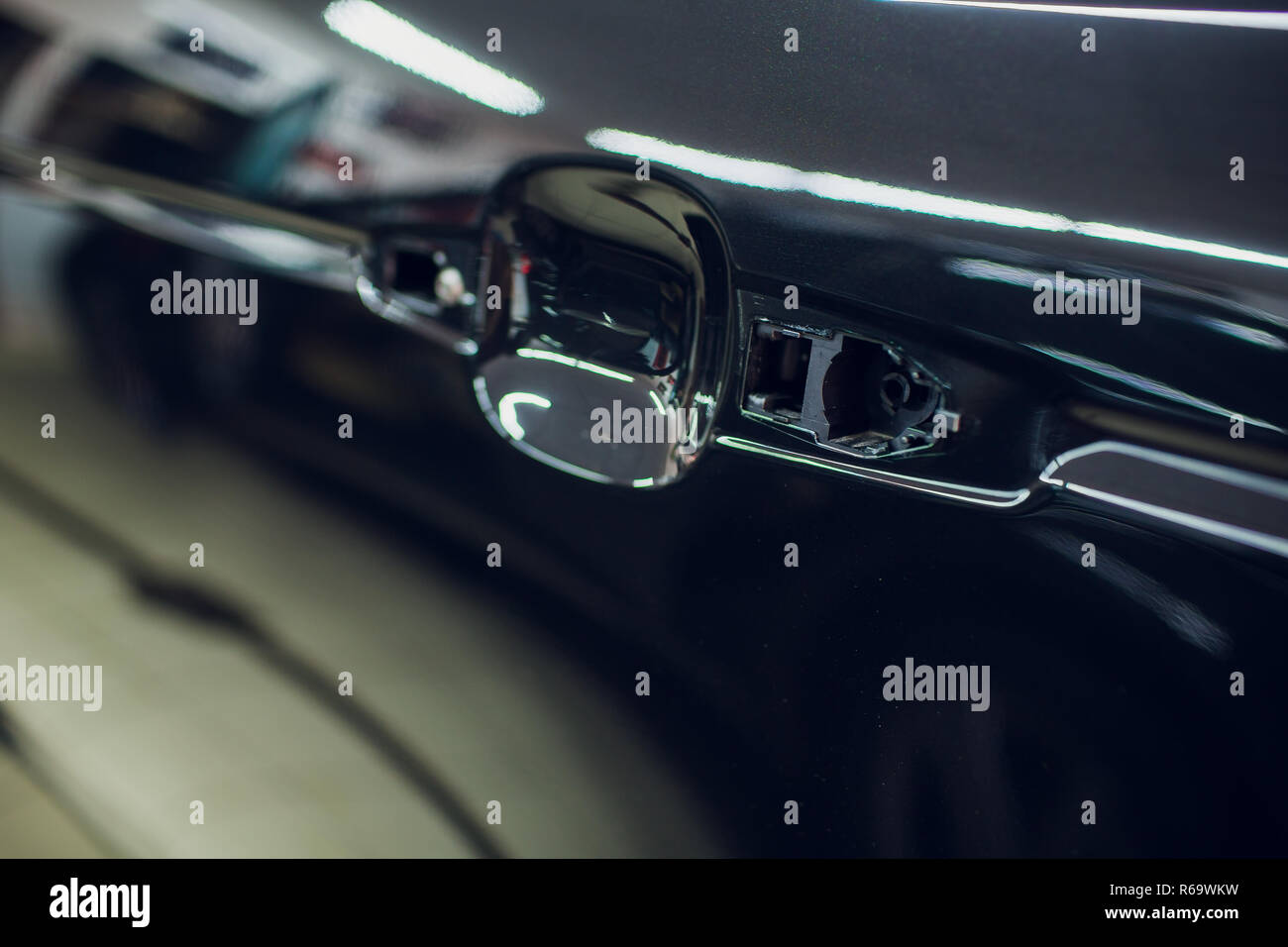 Car left with door open hi-res stock photography and images - Alamy