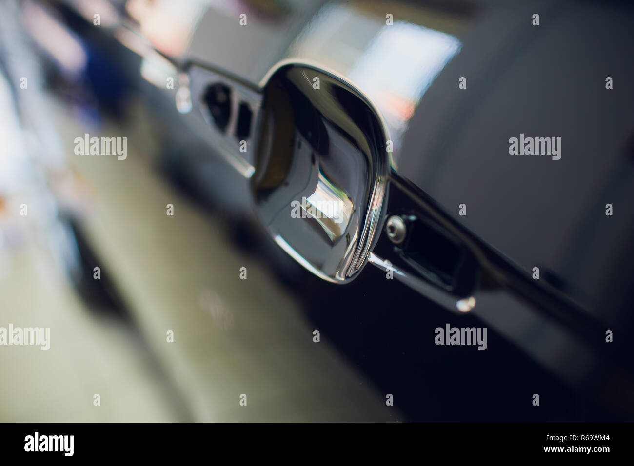 Car left with door open hi-res stock photography and images - Alamy