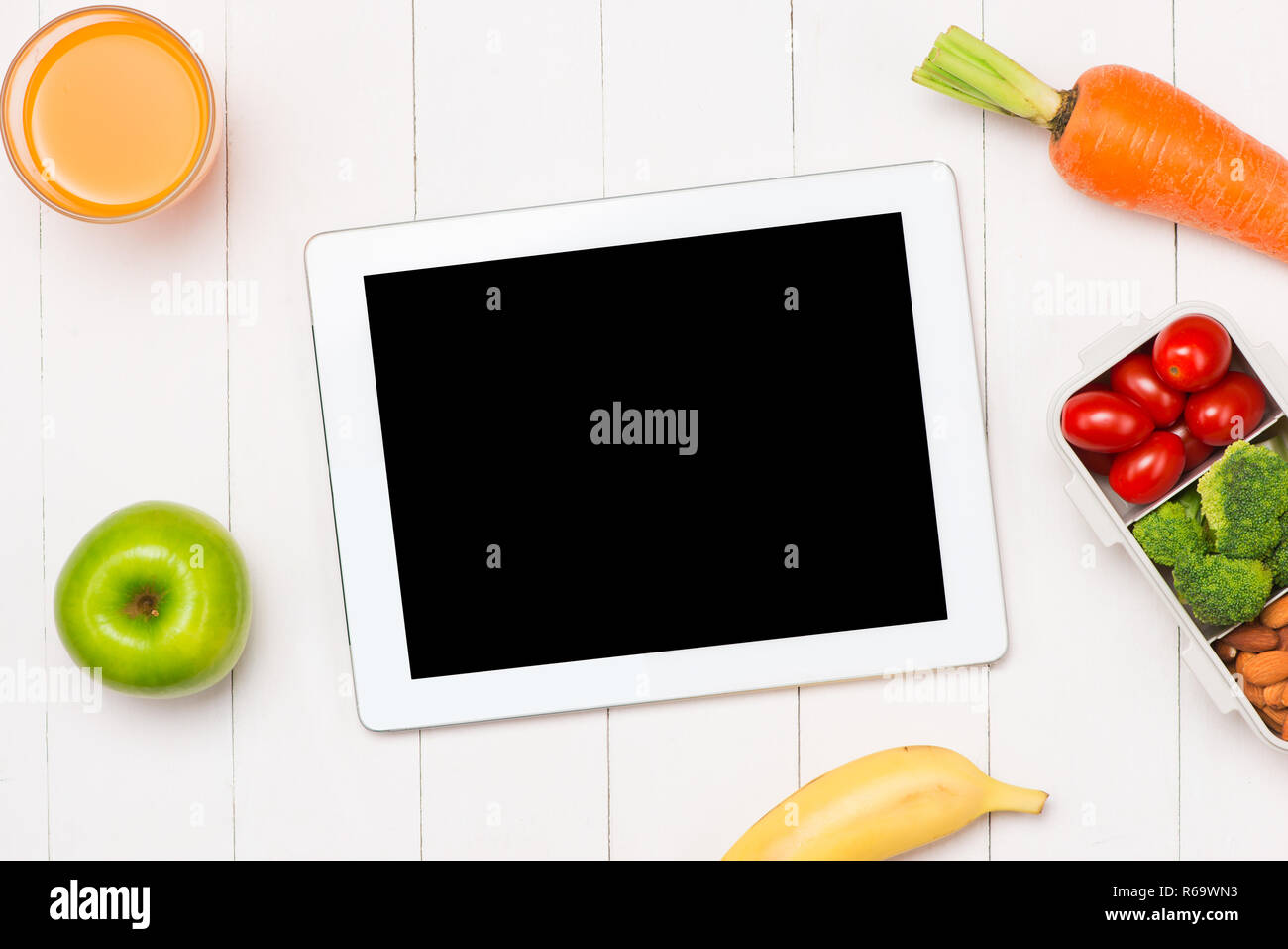Apple laptop box hi-res stock photography and images - Alamy