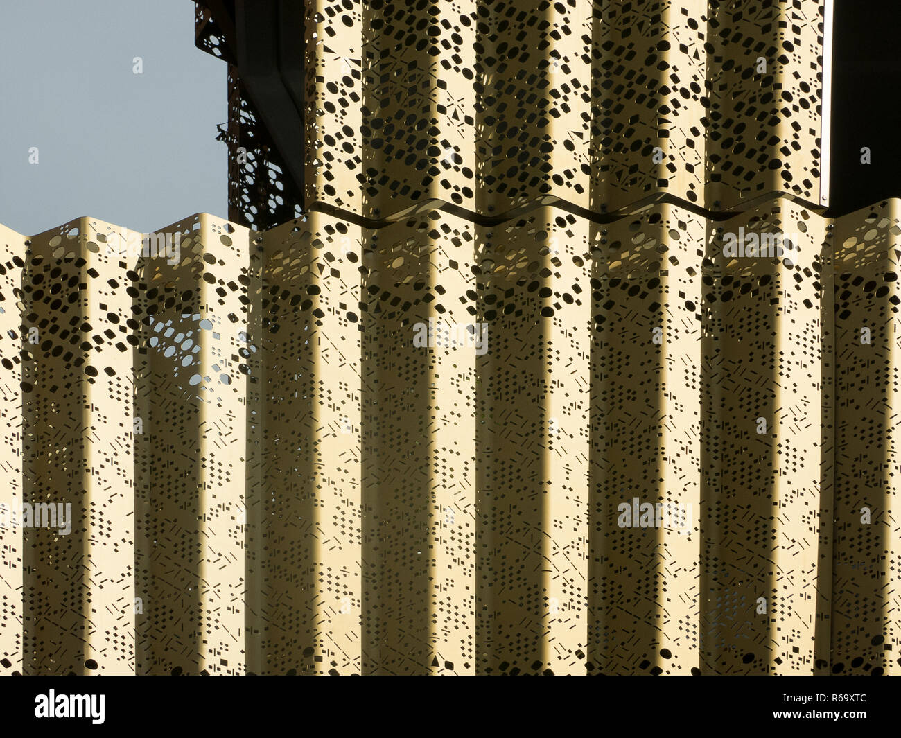 Dangerous current hi-res stock photography and images - Alamy