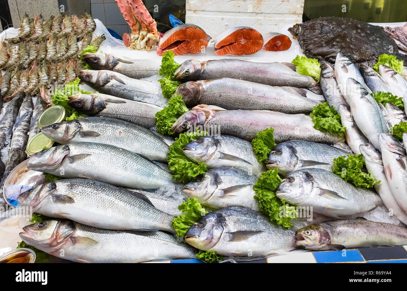 fresh russian fish 9 Stock Photo - Alamy