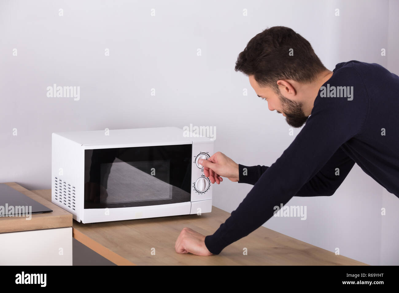 How food cooks in microwave hi-res stock photography and images - Alamy