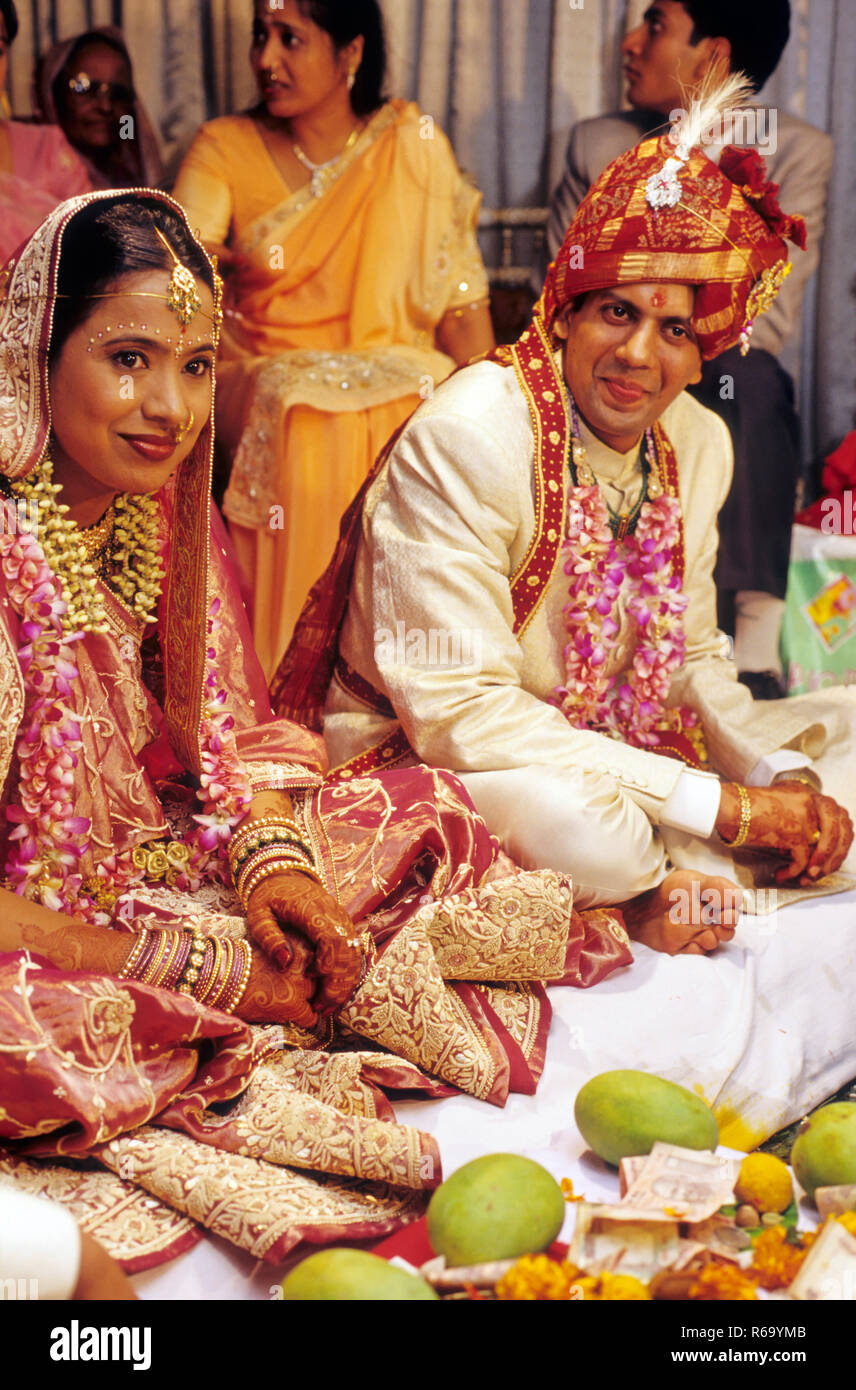 Indian wedding Bride and Groom, India, Asia Stock Photo - Alamy