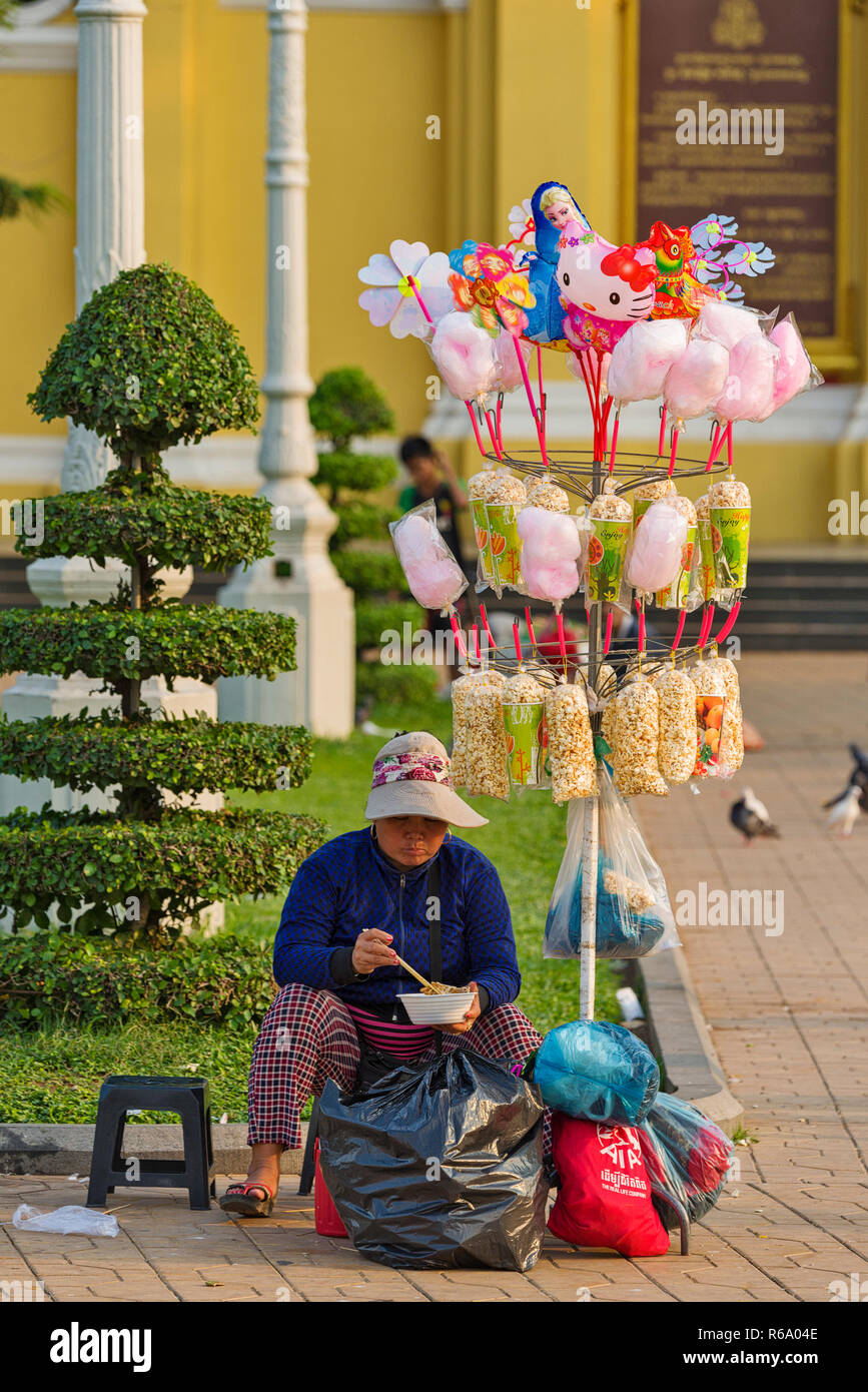 sellers of toys and sweets in Phnom Penh, Cambodia Stock Photo - Alamy