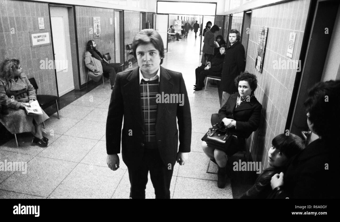 October 1974 hi-res stock photography and images - Alamy