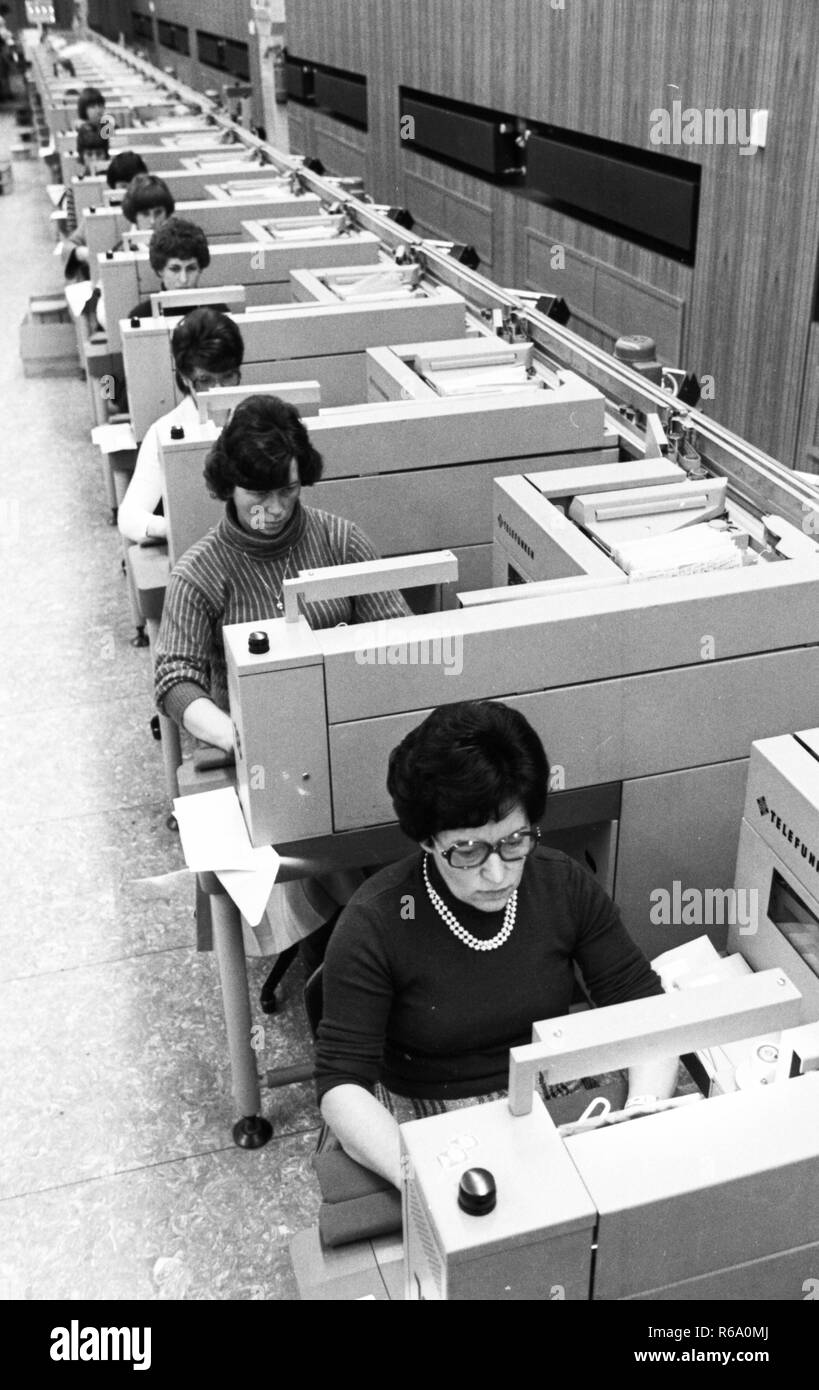 The work in the distribution plant of the post office is mainly carried ...