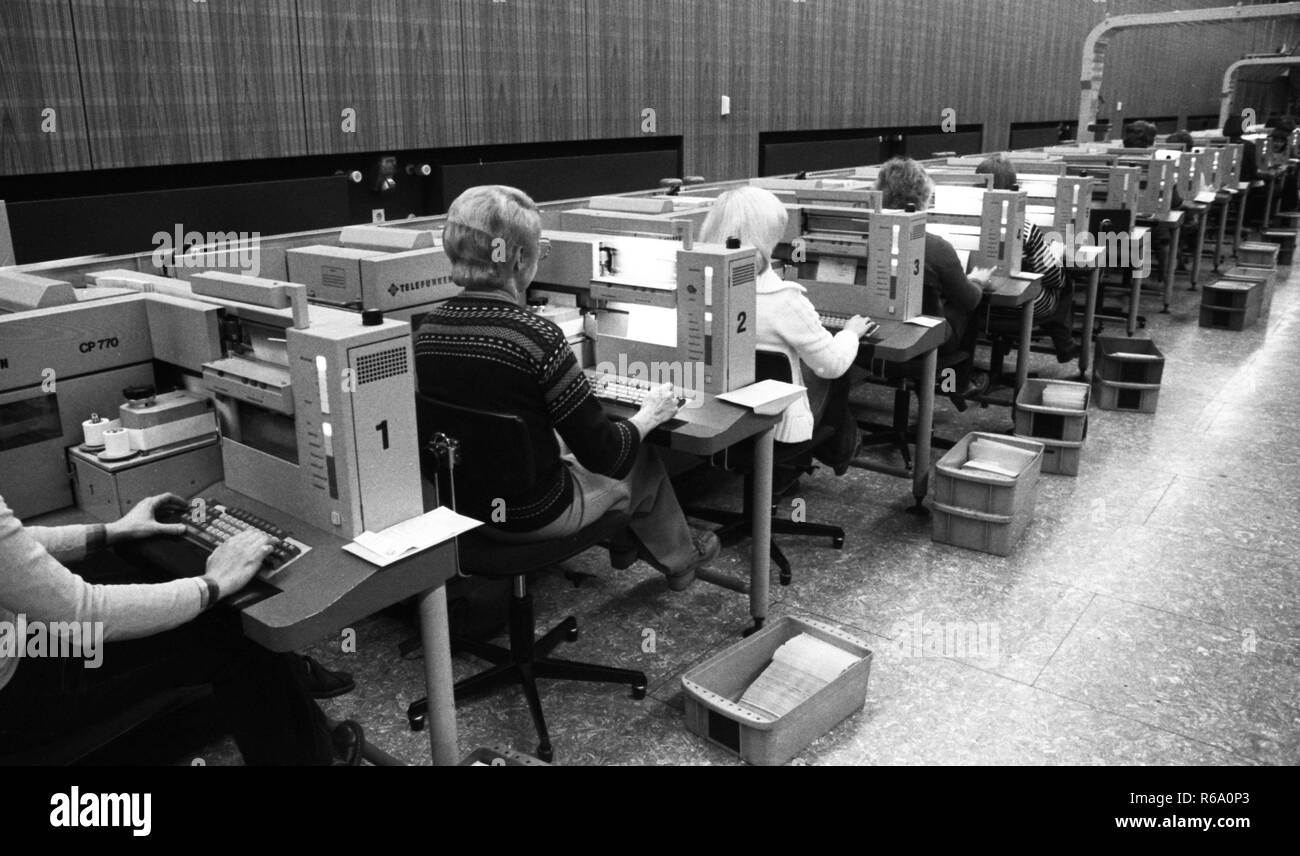 The work in the distribution plant of the post office is mainly carried ...