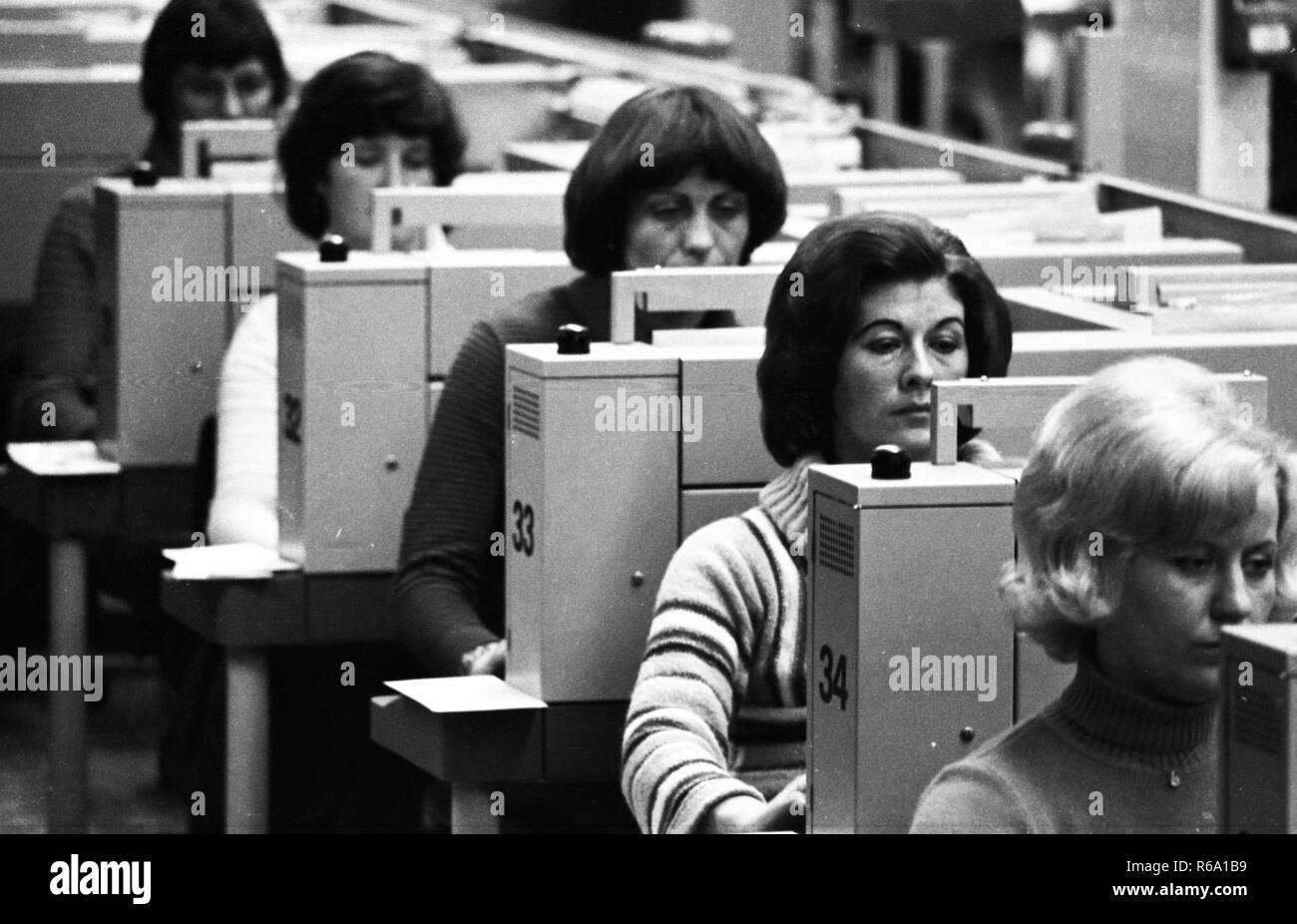 The work in the distribution plant of the post office is mainly carried ...