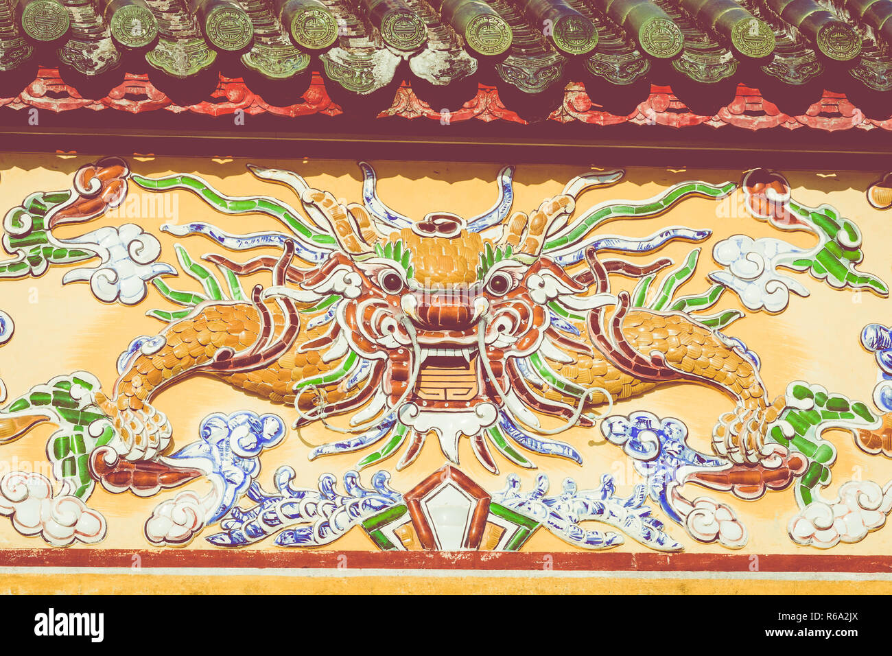 Dragon decorations. Imperial Royal Palace of Nguyen dynasty in Hue ...