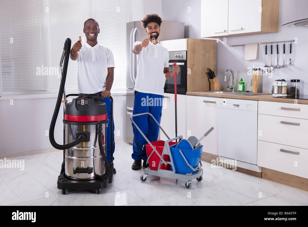 African american kitchen workers hi-res stock photography and images ...