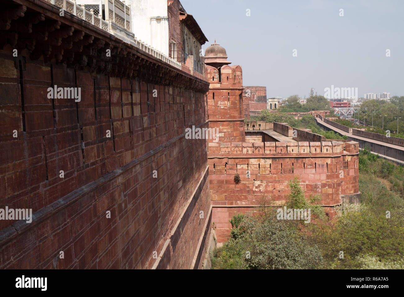 red fort in agra in inda Stock Photo - Alamy