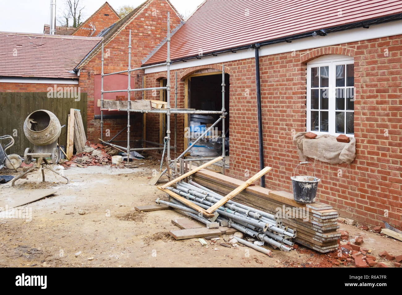 House extension uk construction hi-res stock photography and images - Alamy
