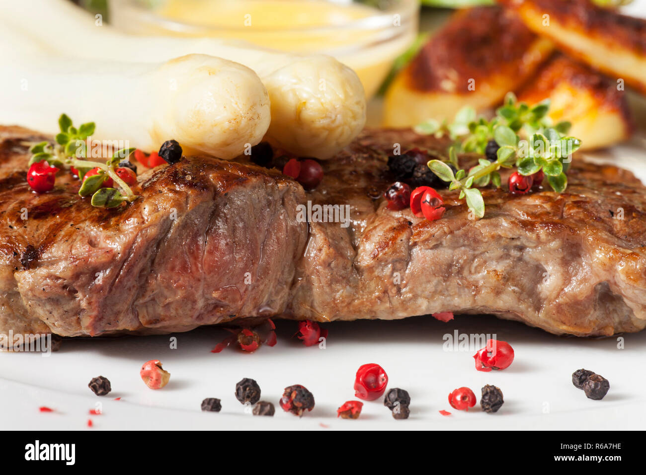 Steak With Asparagus Stock Photo - Alamy