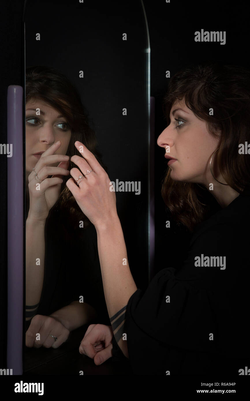 Critical look hi-res stock photography and images - Alamy