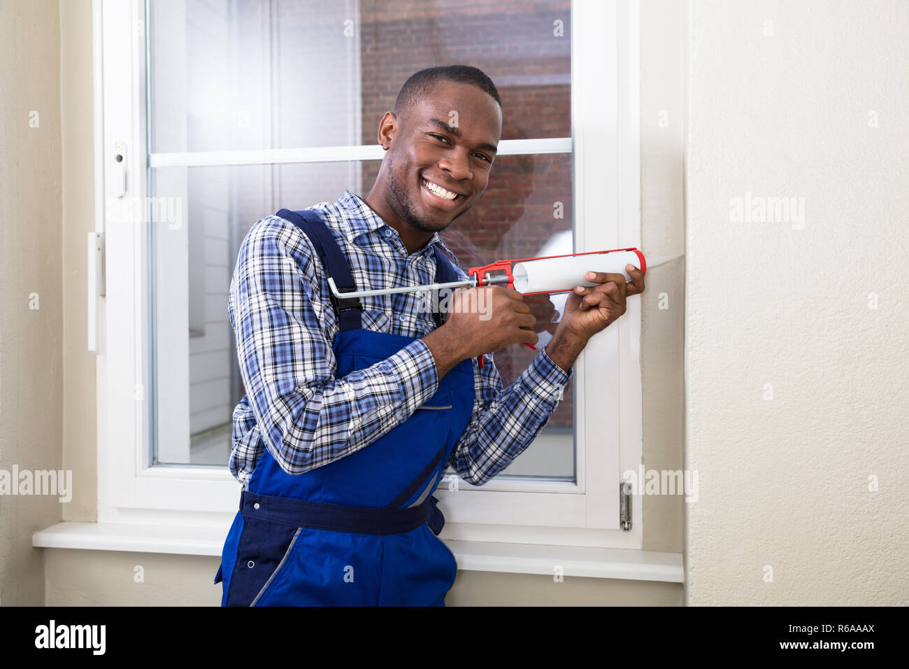 Silicon application tool hi-res stock photography and images - Alamy