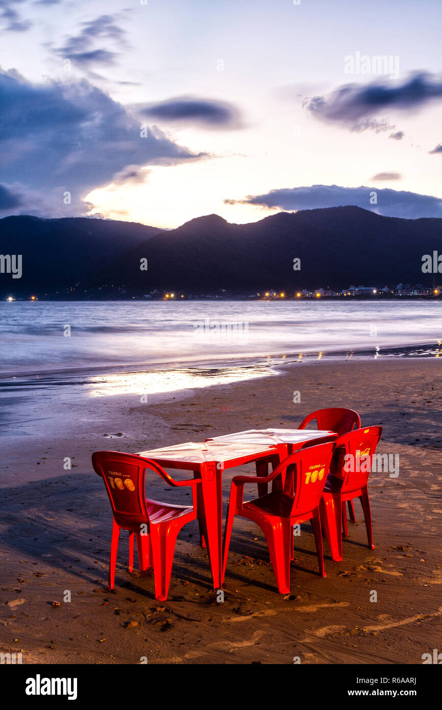 Sand tables hi-res stock photography and images - Alamy