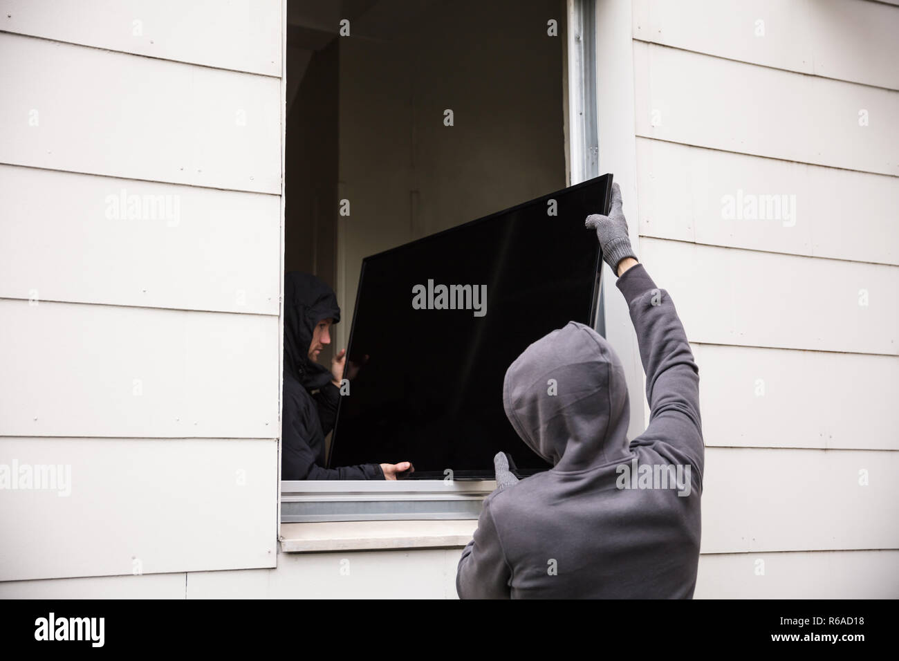 Robbers window hi-res stock photography and images - Alamy