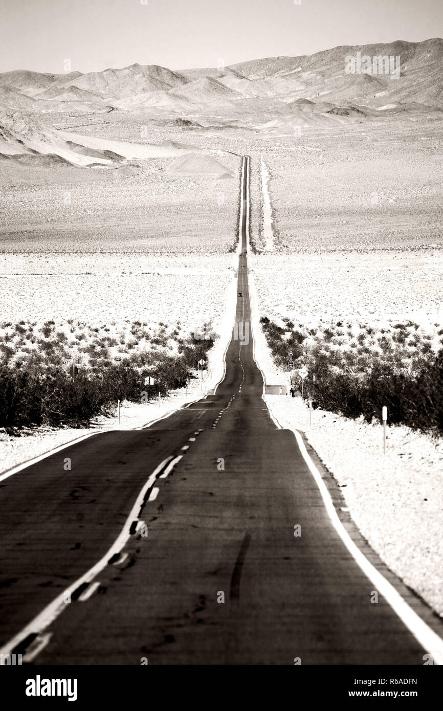 Road To Death Valley Junction Stock Photo - Alamy