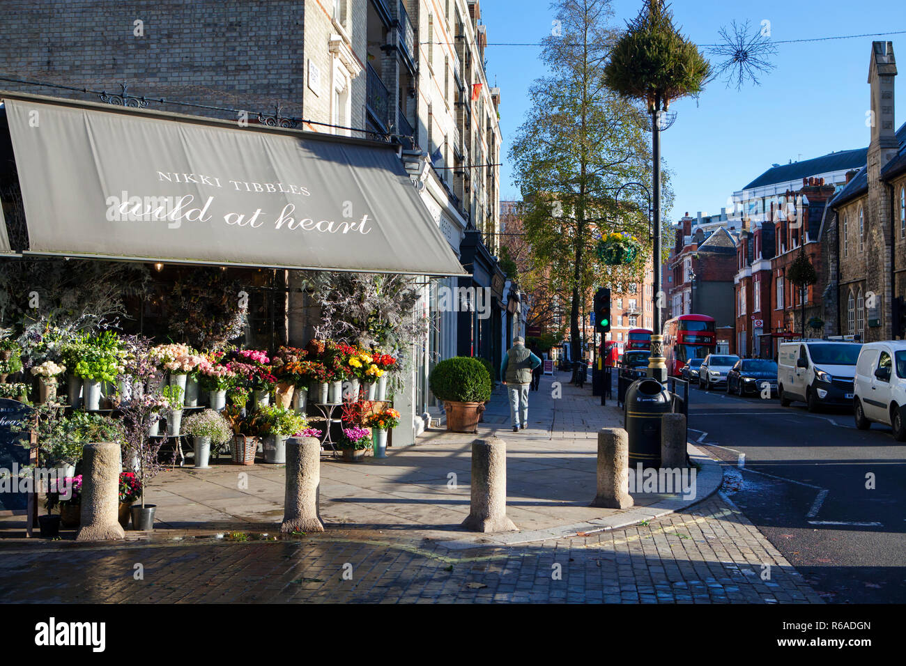 LONDON, UNITED KINGDOM - NOVEMBER 30th, 2018: Traditional store fronts ...