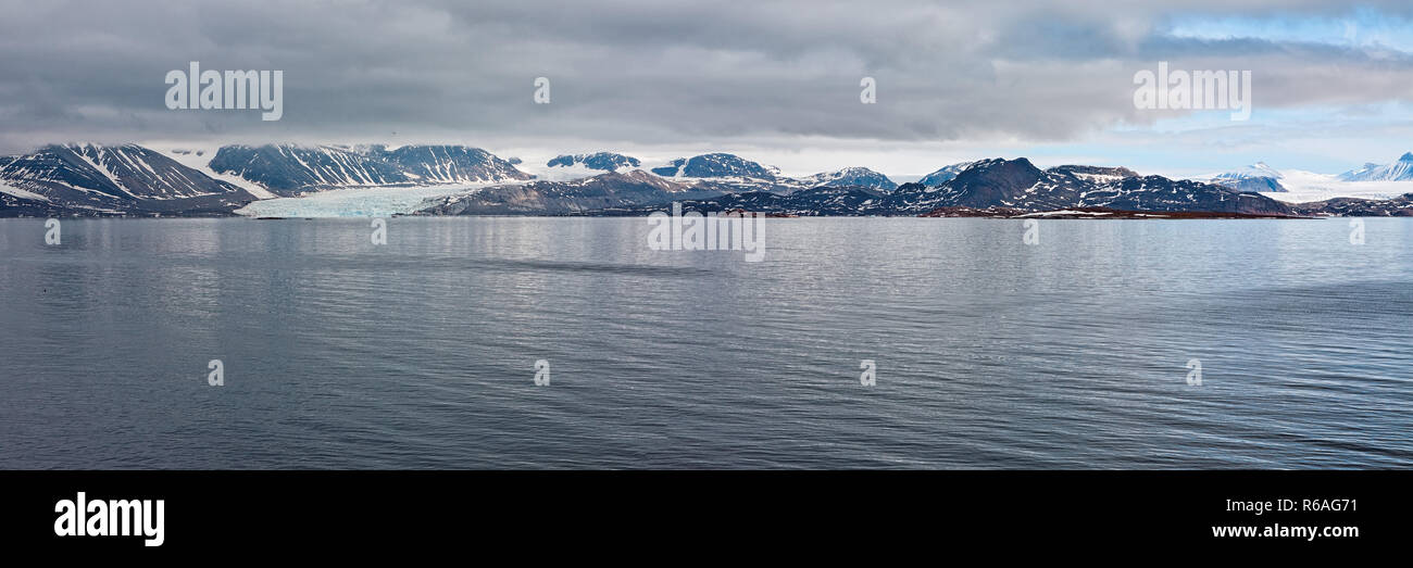 Mountain range and glacier in Svalbard islands Stock Photo - Alamy