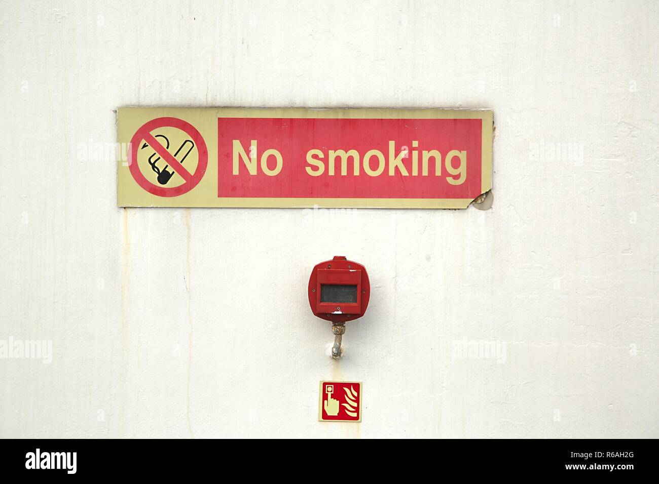 No smoking inside hi-res stock photography and images - Alamy