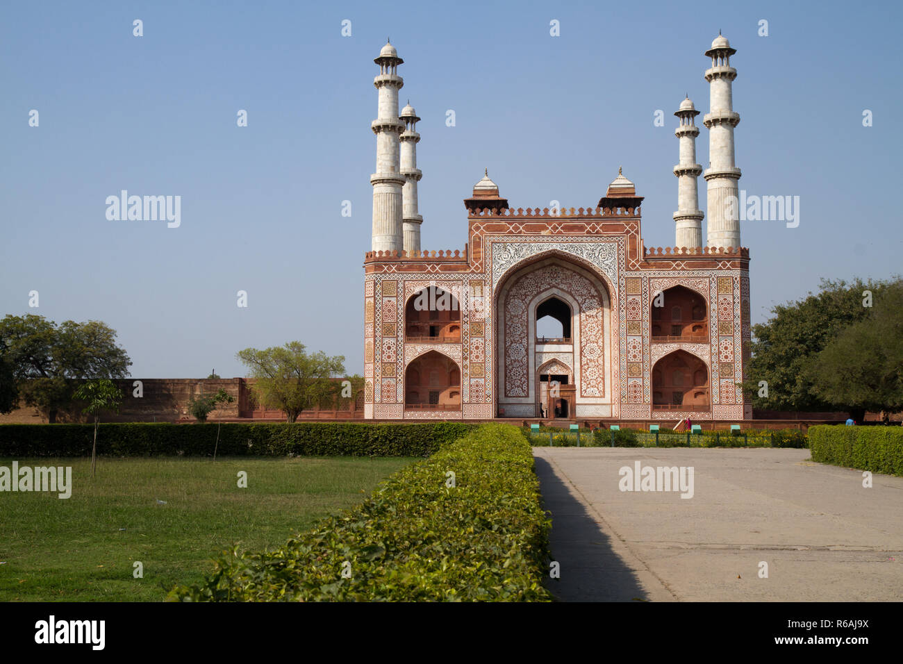 akbar tomb near agra in india Stock Photo - Alamy