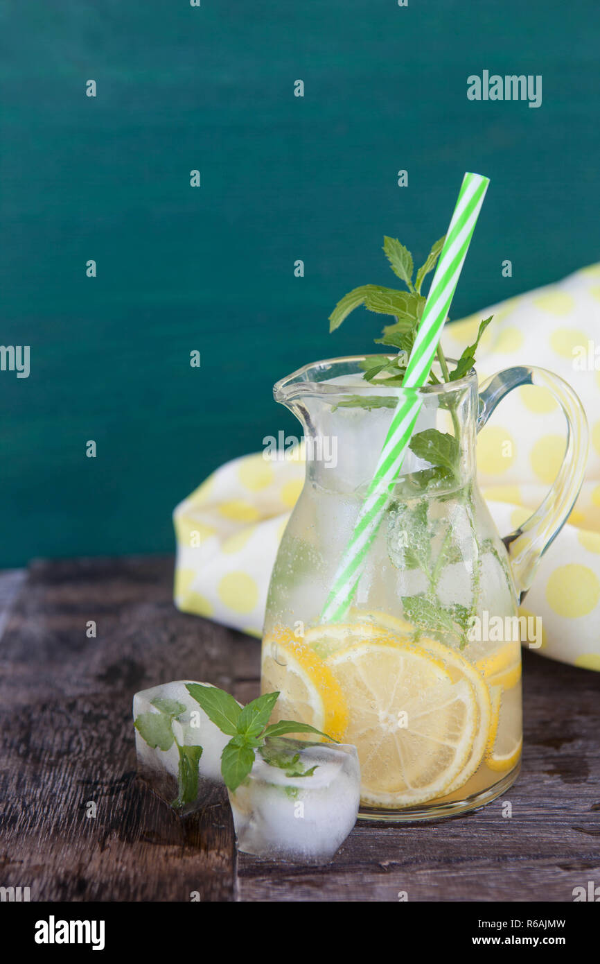 Colorful lemonades hi-res stock photography and images - Alamy