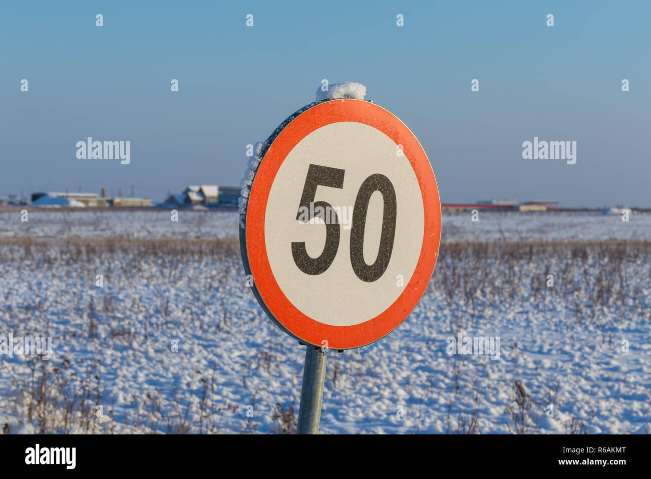 Maximum 50 speed limit sign hi-res stock photography and images - Alamy