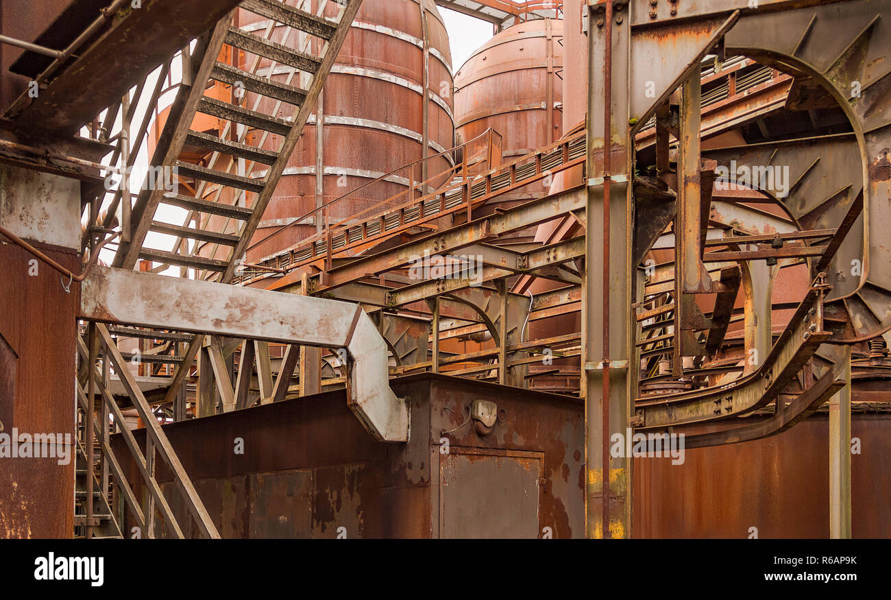 rusty industrial scenery Stock Photo - Alamy