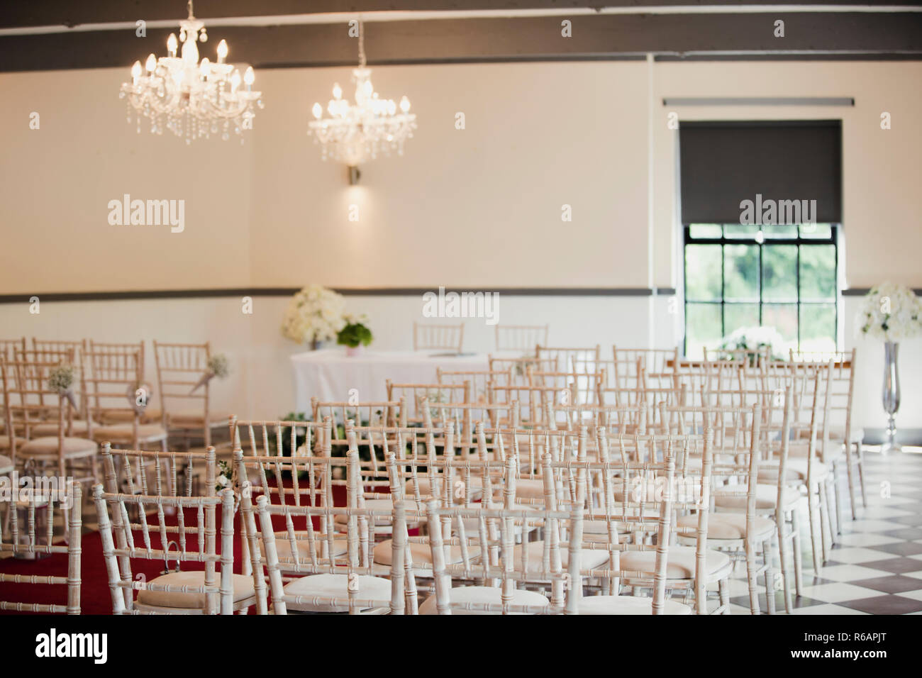 Church wedding empty hi-res stock photography and images - Alamy