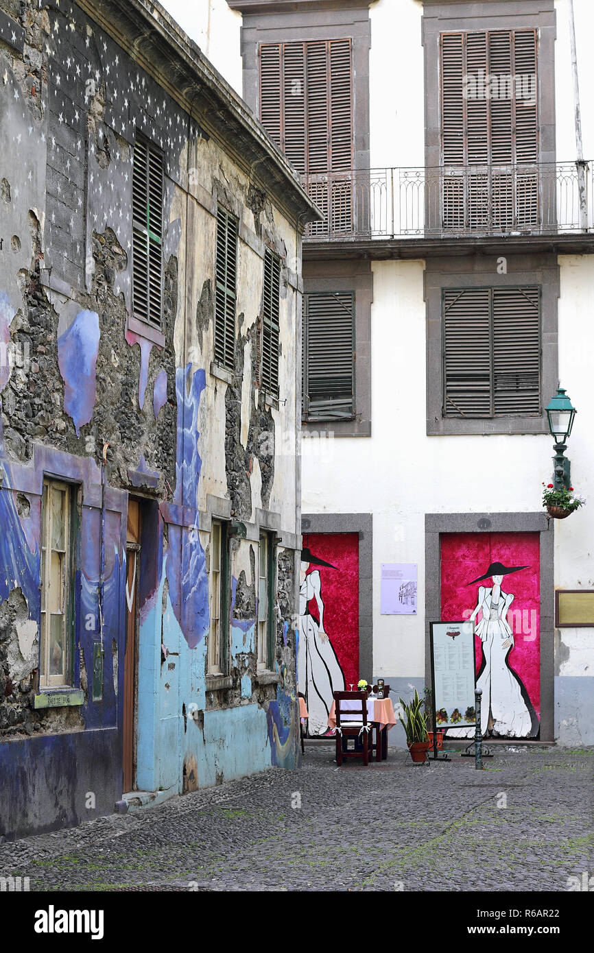 Rua di santa maria hi-res stock photography and images - Alamy
