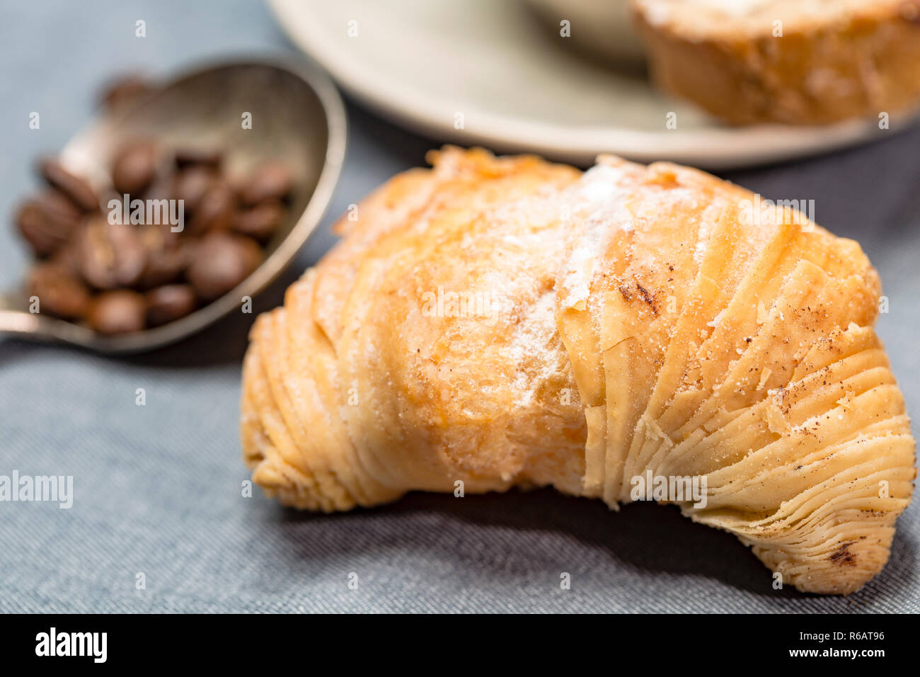 Puff pastry pie beans hi-res stock photography and images - Alamy