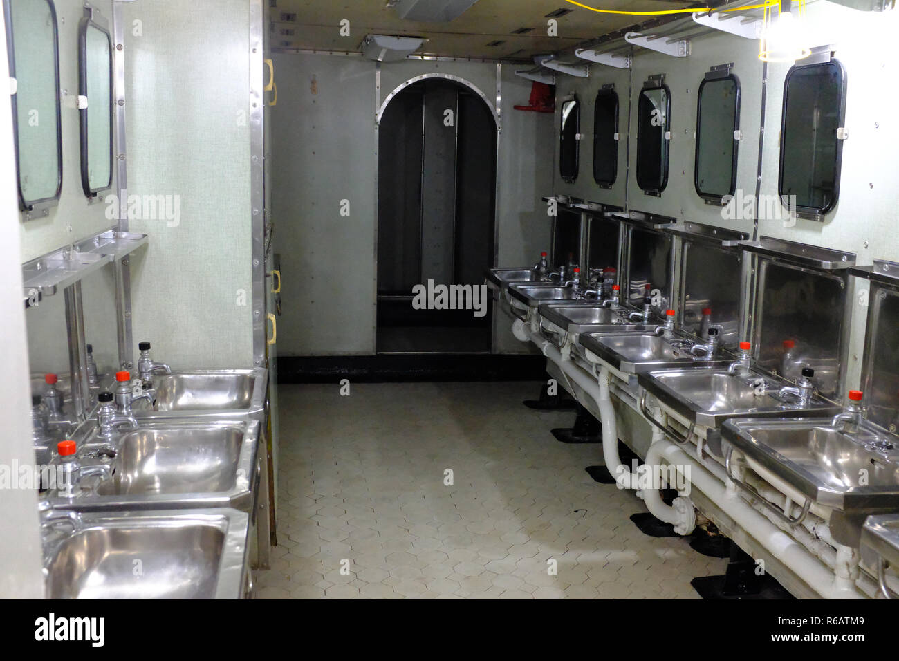 Washroom on HMS Belfast - London UK Stock Photo - Alamy