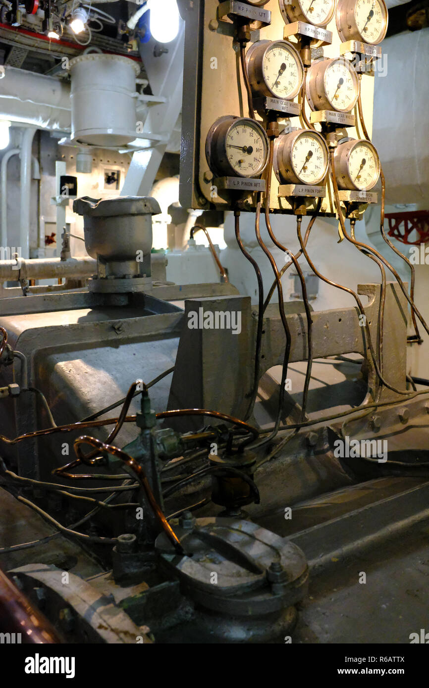 Engine room on HMS Belfast - London UK Stock Photo - Alamy