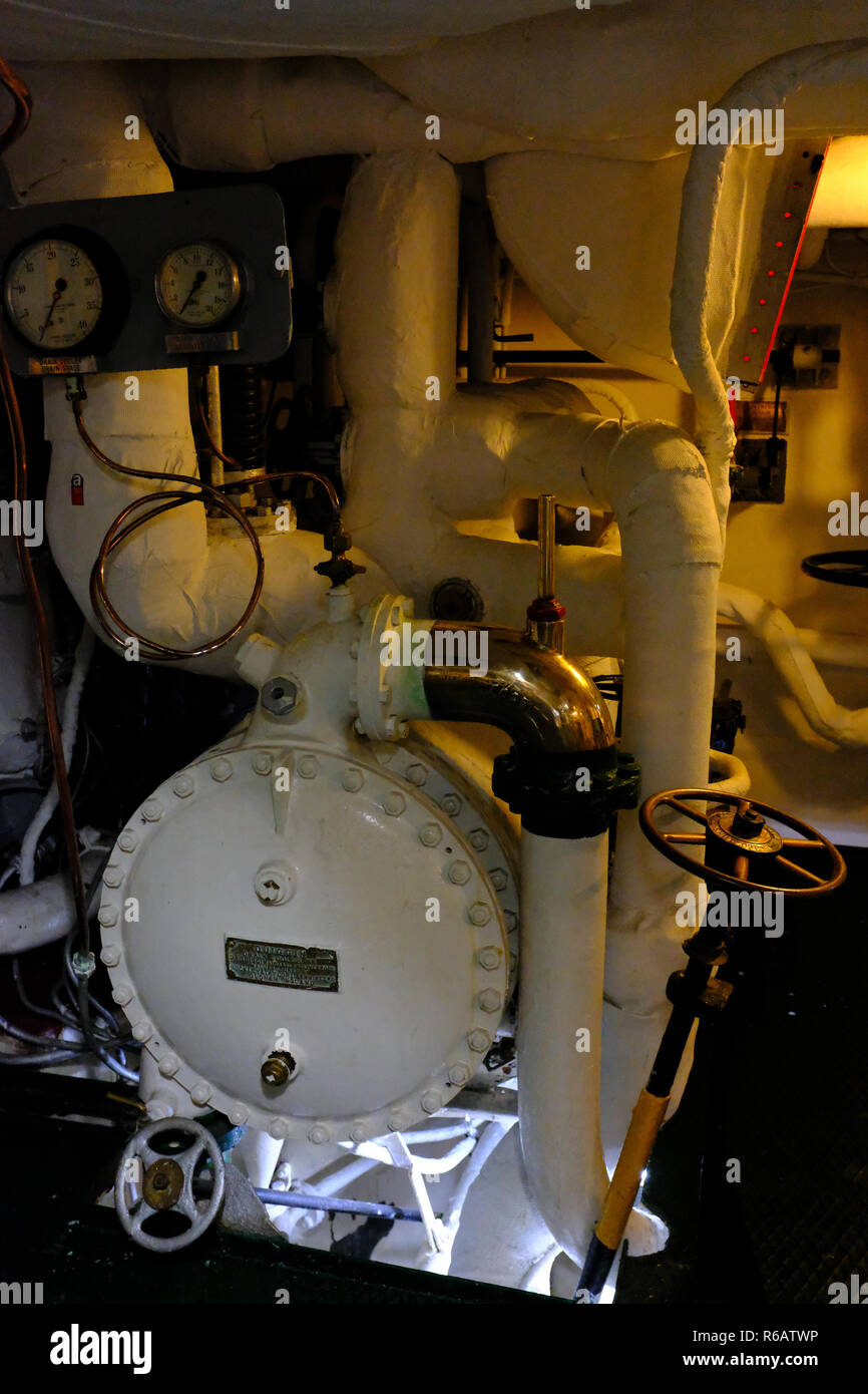 Engine room on HMS Belfast - London UK Stock Photo - Alamy