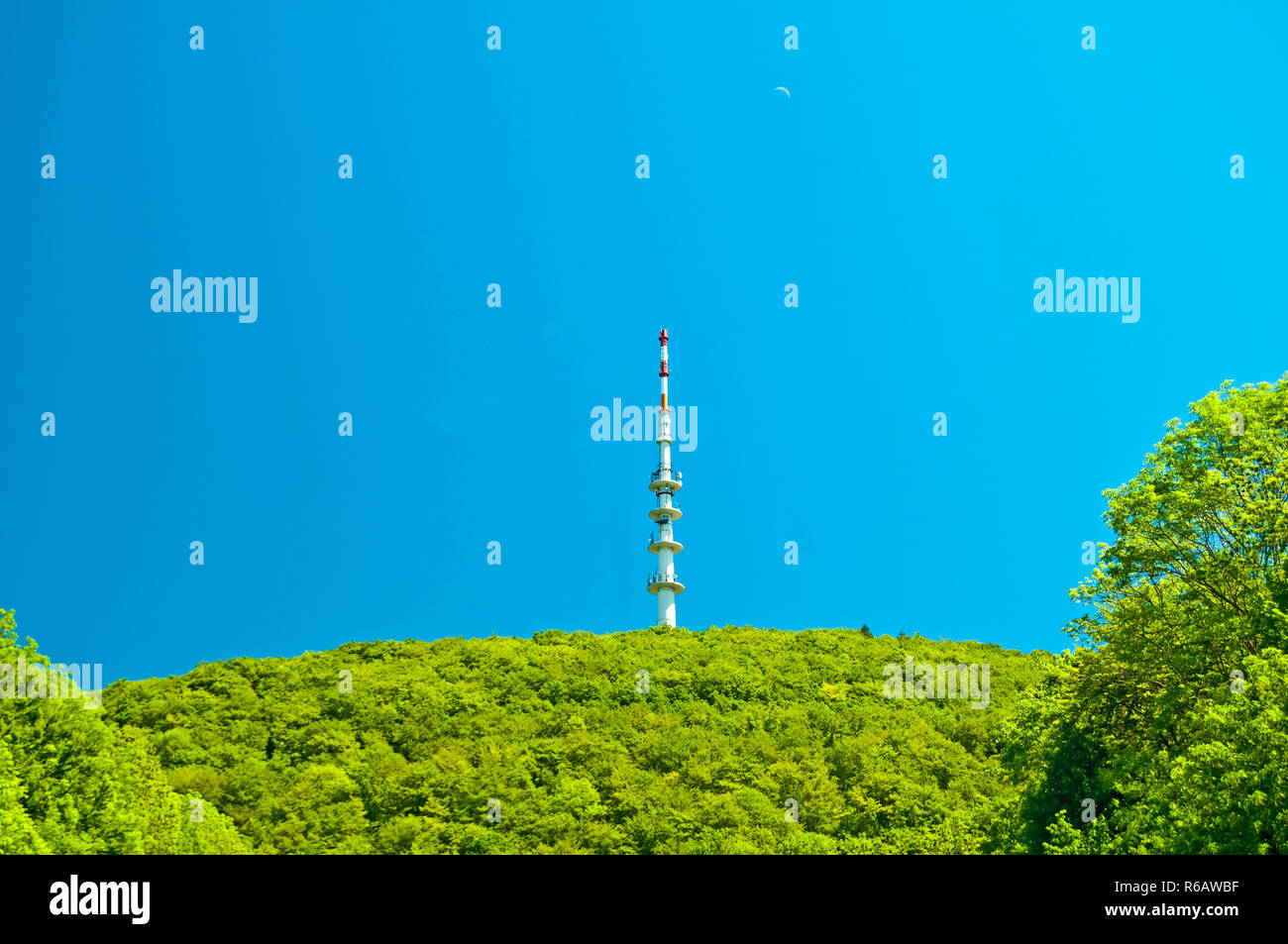 Tall radio tower standing high hi-res stock photography and images - Alamy