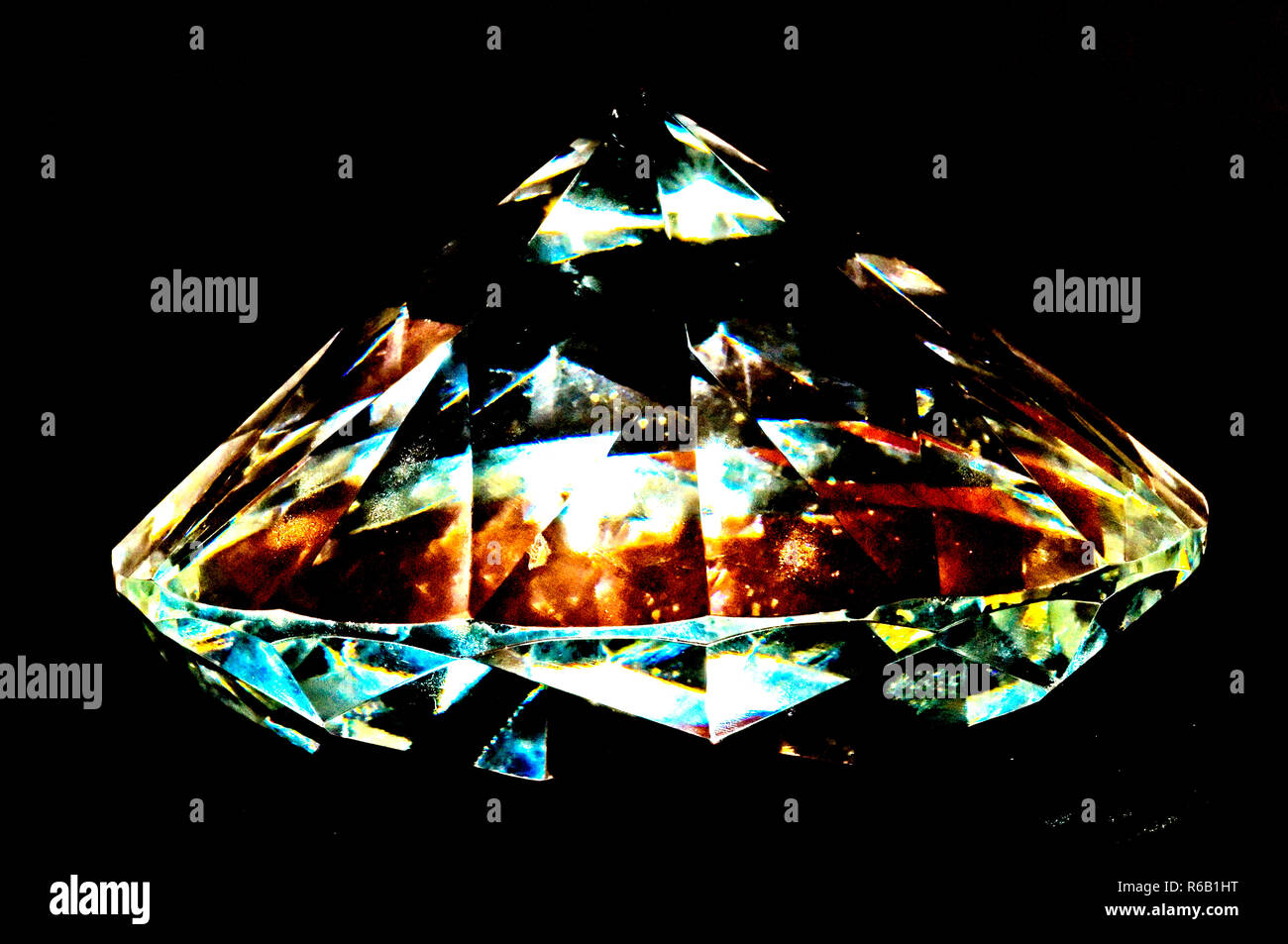 Crystal pyramid hi-res stock photography and images - Alamy