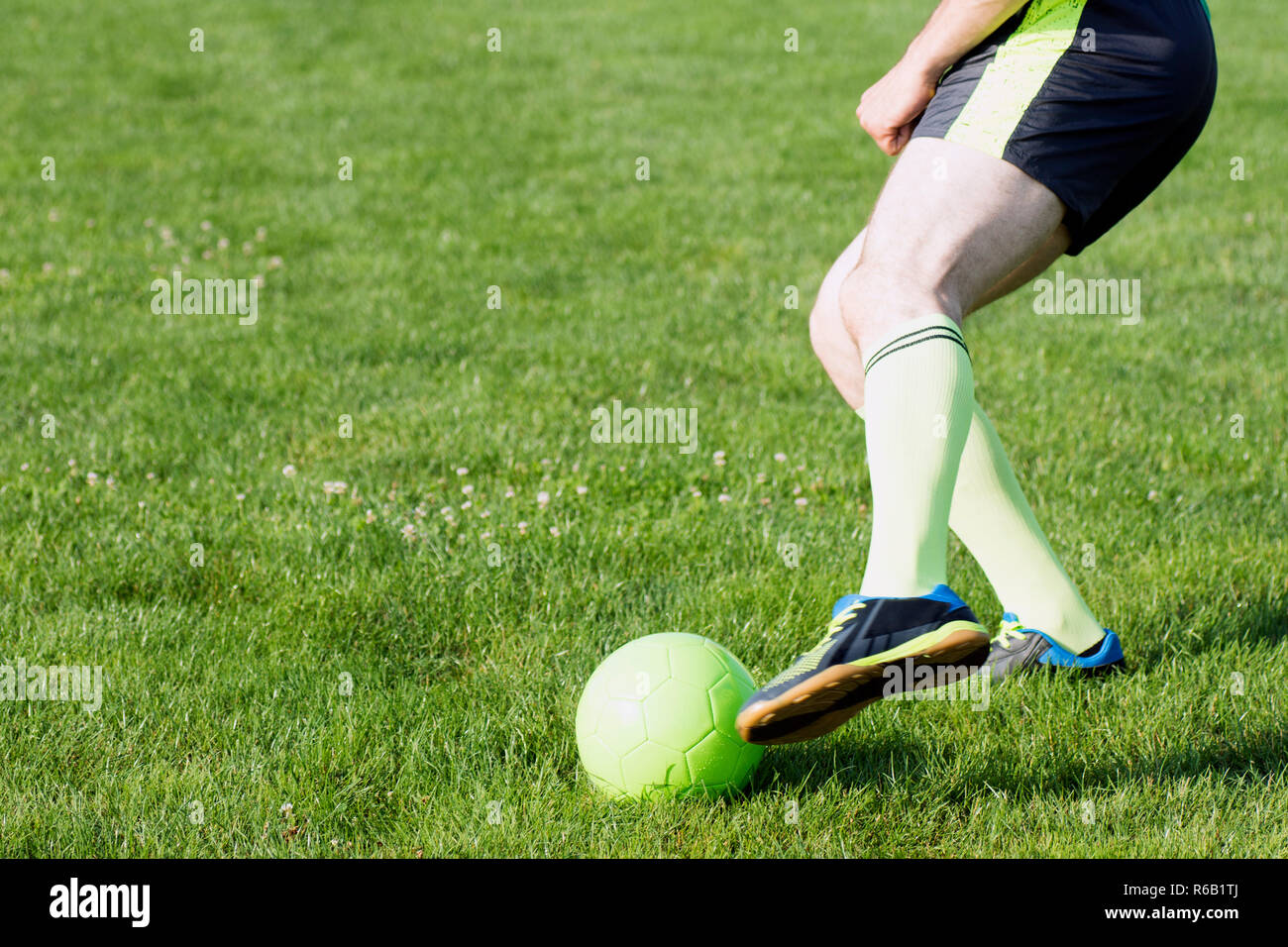 Footballers legs hi-res stock photography and images - Alamy