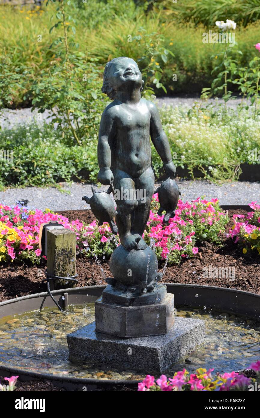 The stone boy hi-res stock photography and images - Alamy