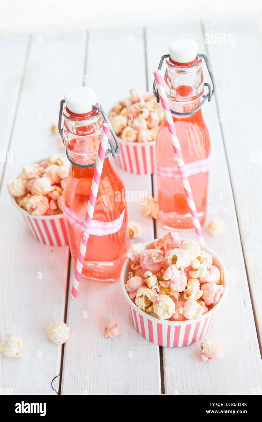 Strawberry popcorn sweet corn hi-res stock photography and images - Alamy