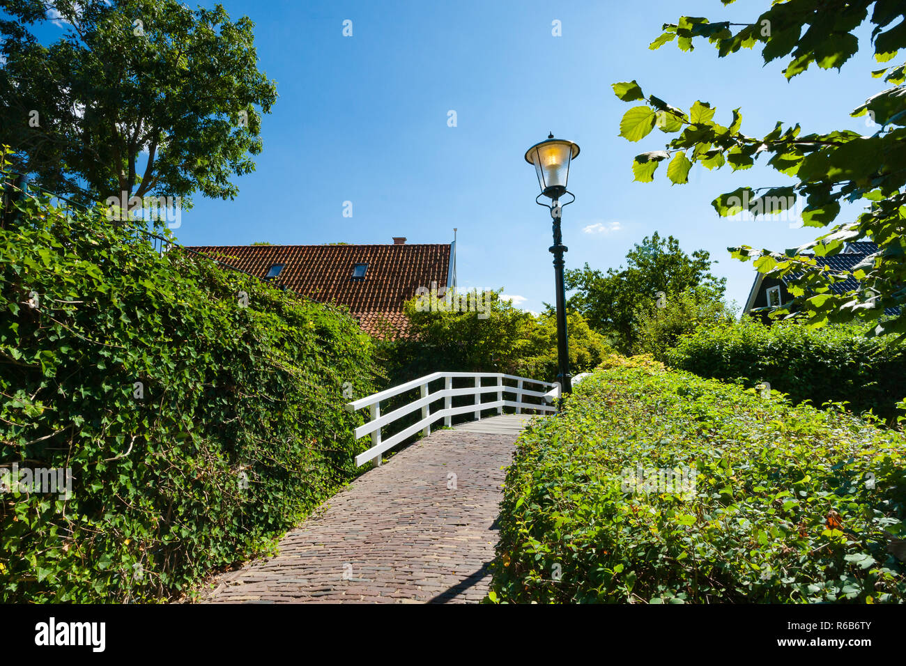 Footbridge and typical buildings hi-res stock photography and images ...