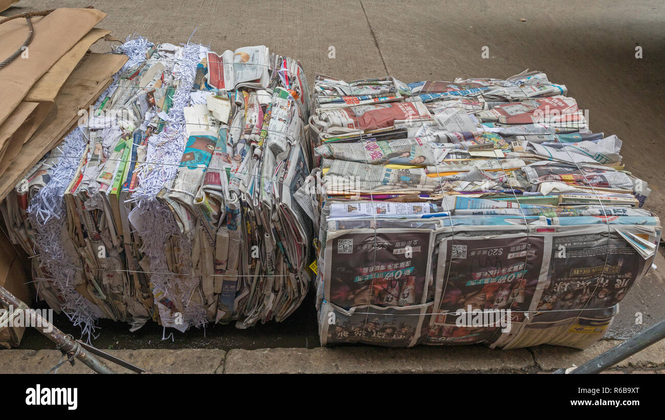 Recycling newspapers and magazines hi-res stock photography and images ...
