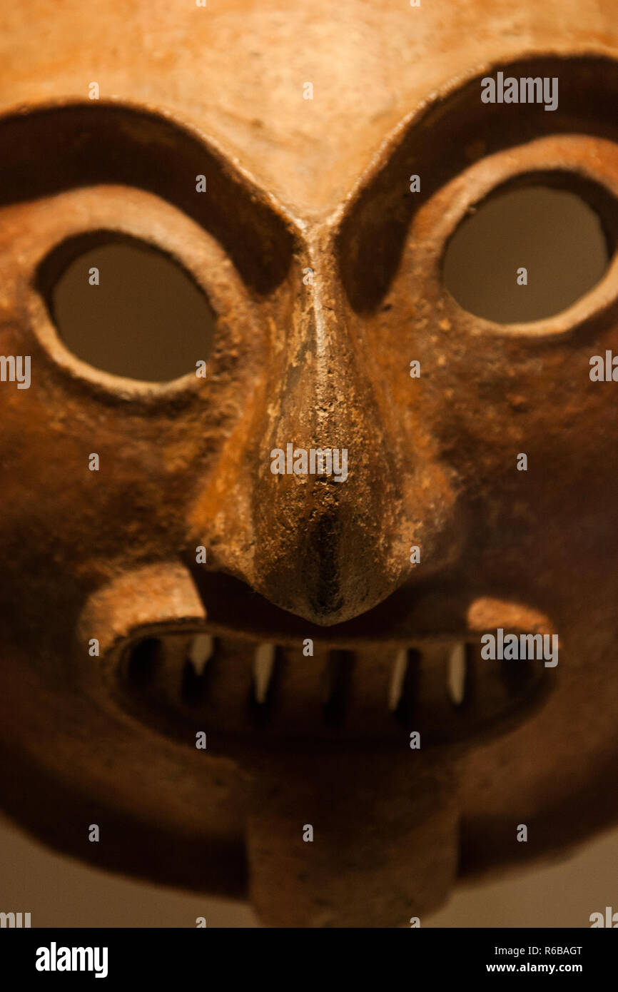 Mask incas hi-res stock photography and images - Alamy