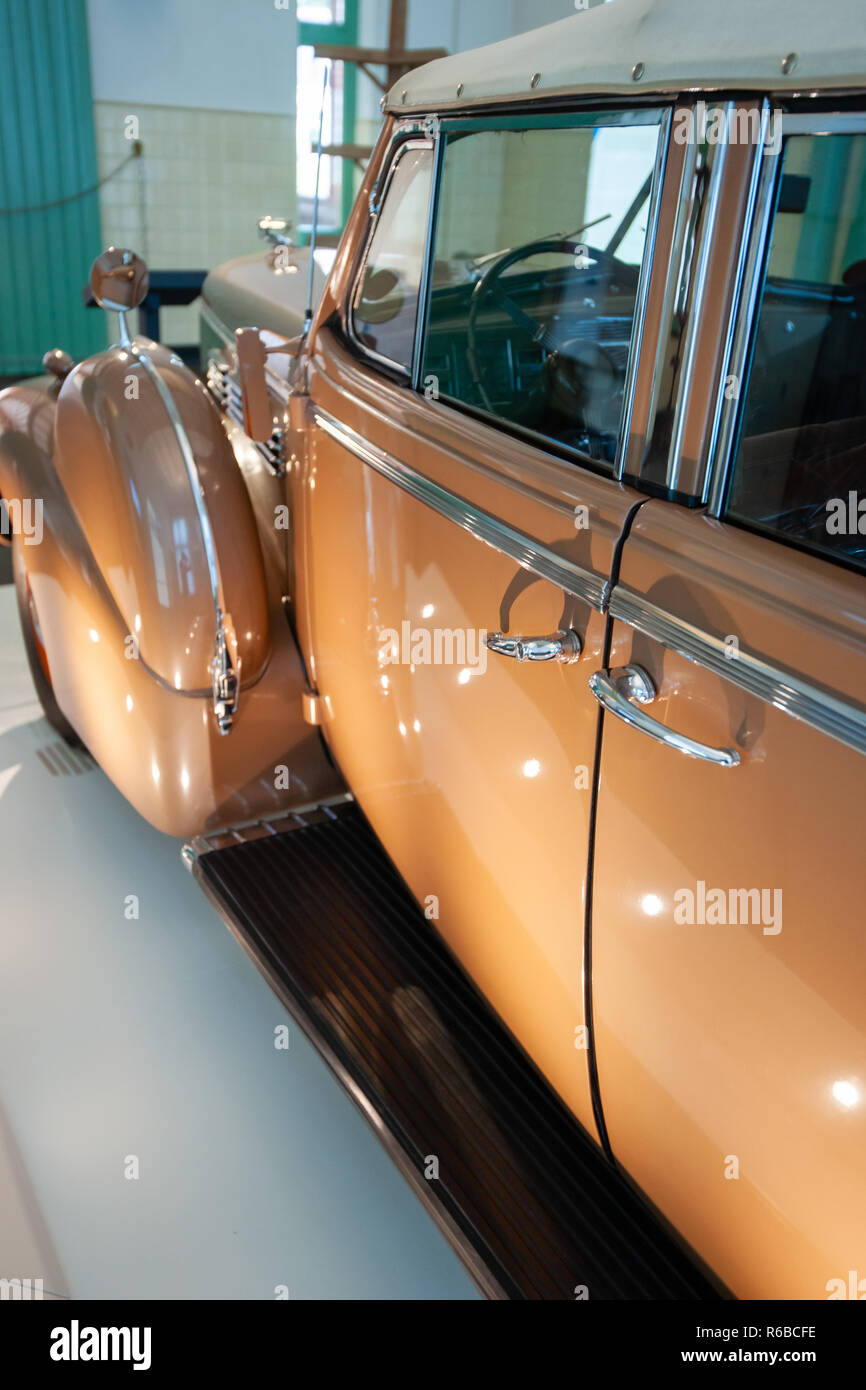 One of the first cars of the royal family in the Netherlands. This ...