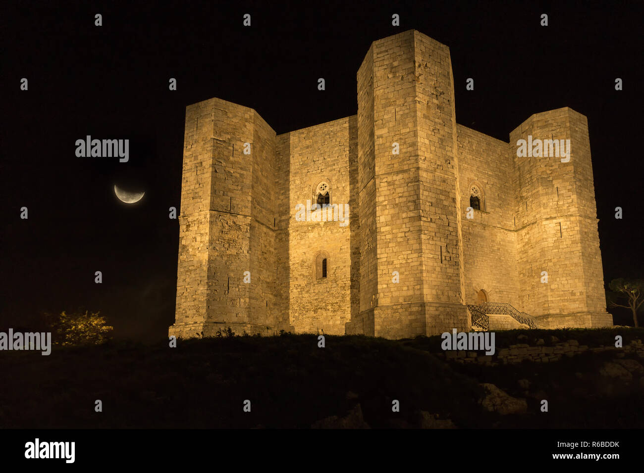 Castel del monte castle and moon hi-res stock photography and images ...