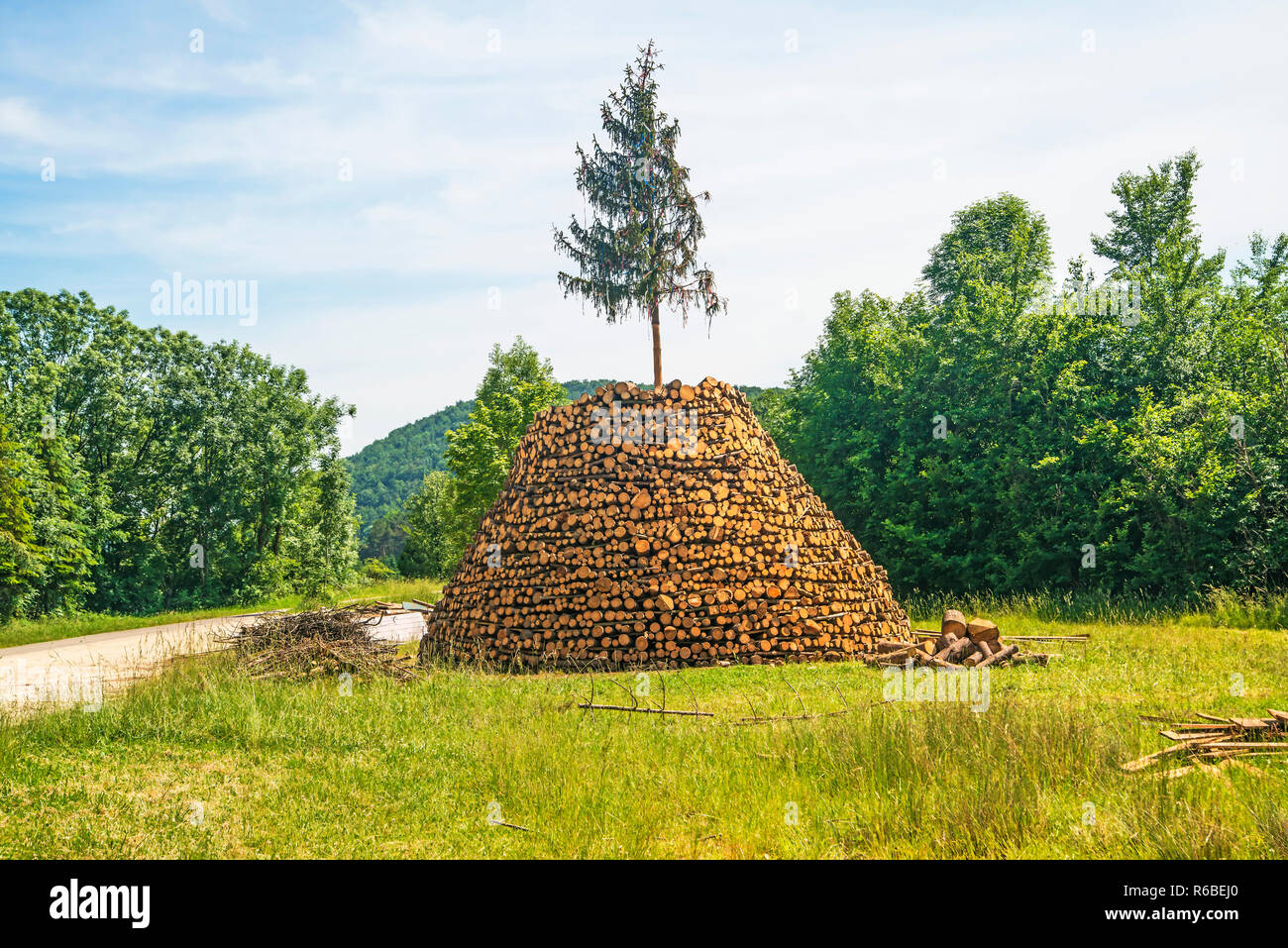 Fuelwood hi-res stock photography and images - Alamy