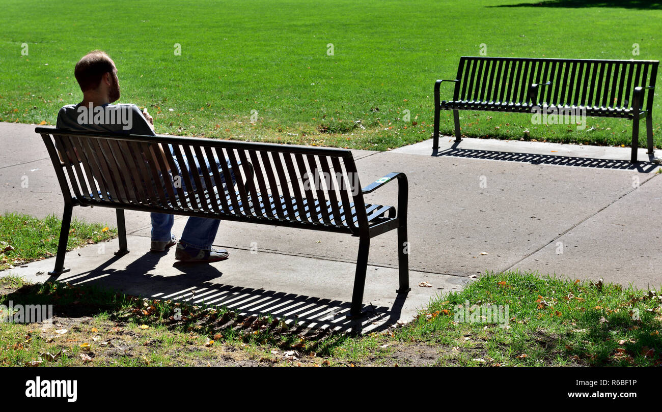 Empty bench footpath bench hi-res stock photography and images - Alamy