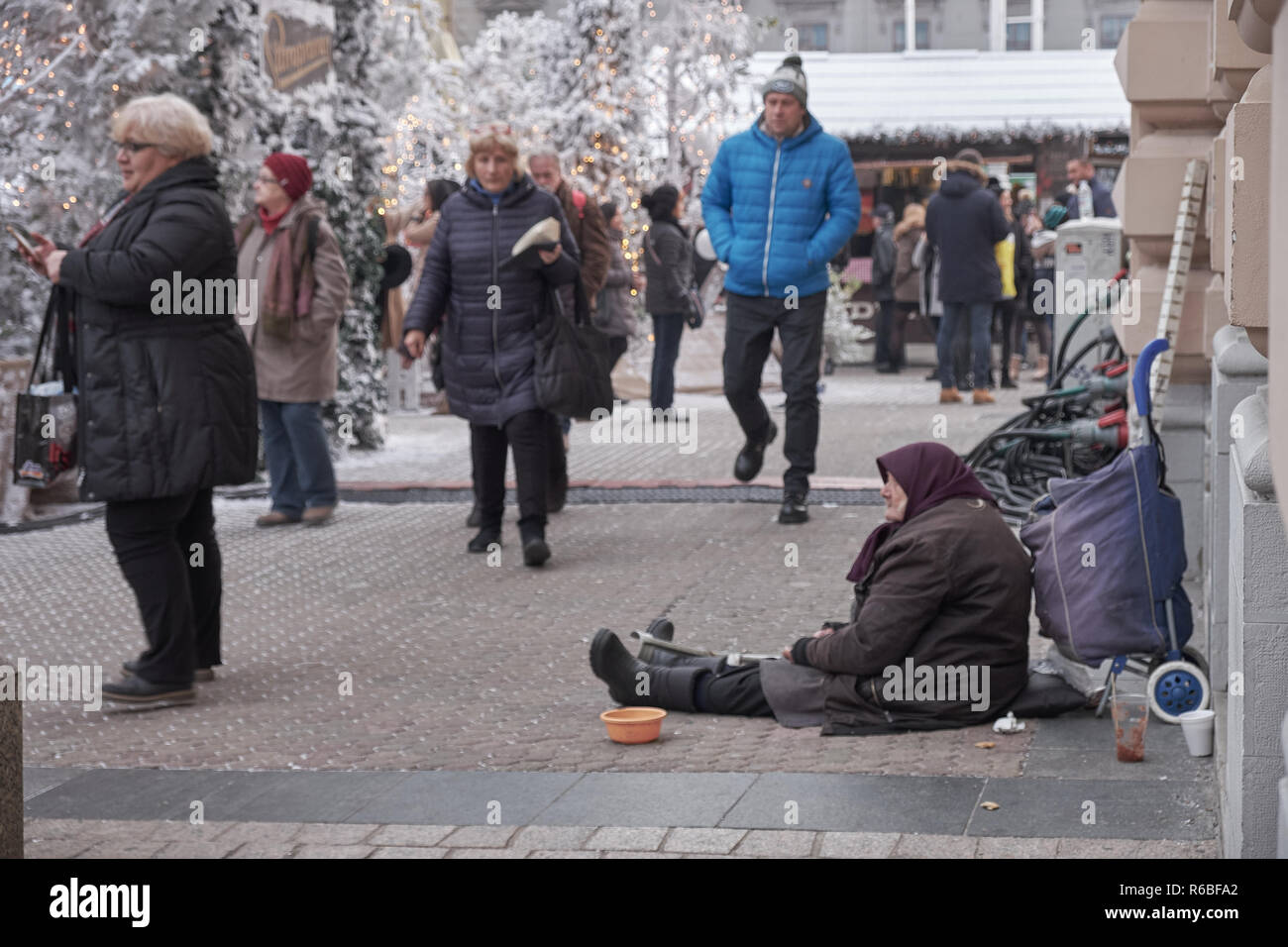 Begging for help hi-res stock photography and images - Alamy